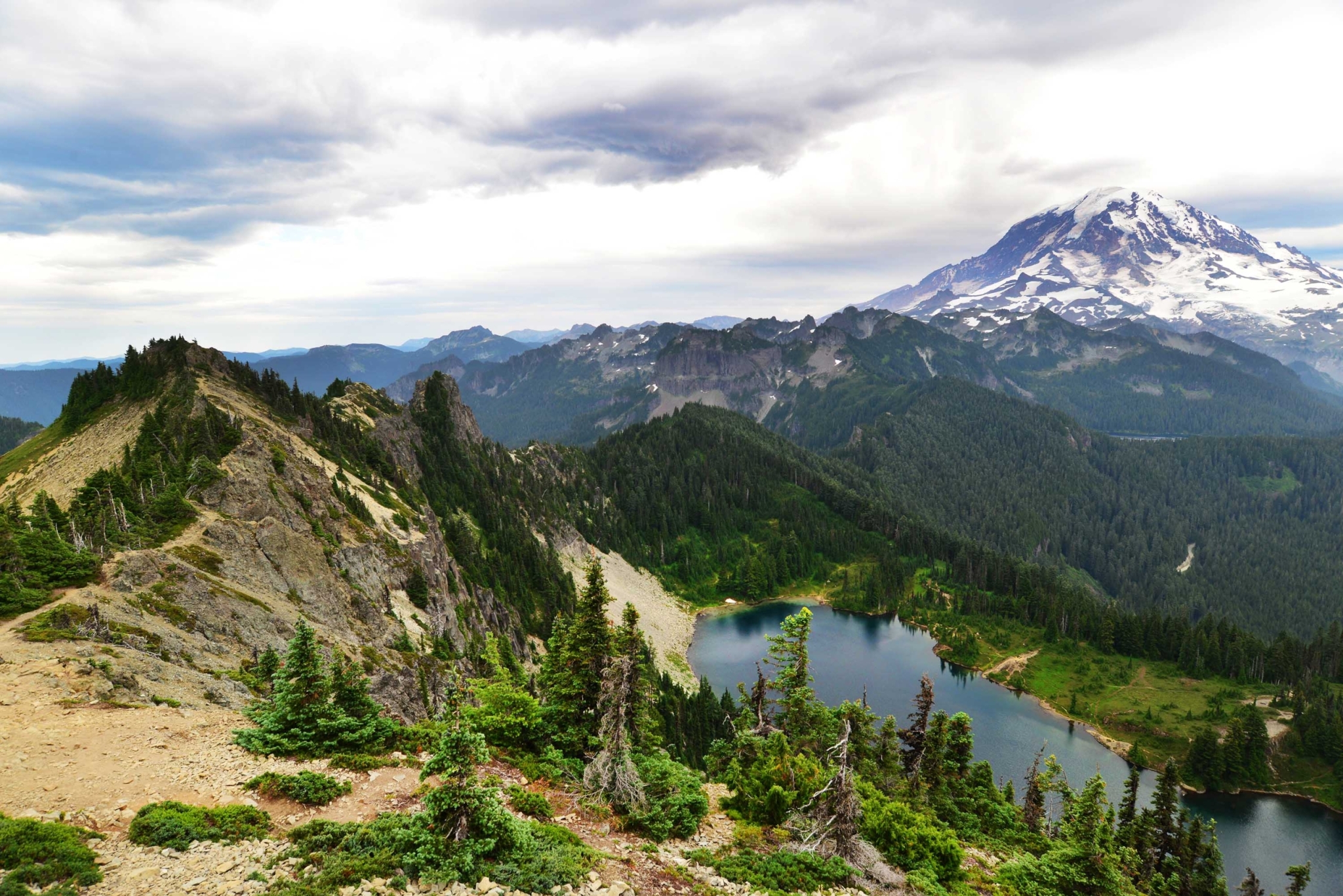 5 EPIC HIKES IN MT. RAINIER – Flight Outfitters